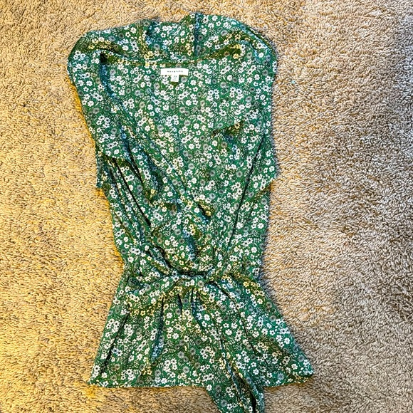 Max Studio | Tops | Max Studio Sleeveless Green Top Like New | Poshmark